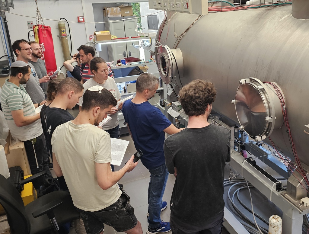 A new laboratory for teaching space systems - Faculty of Aerospace ...